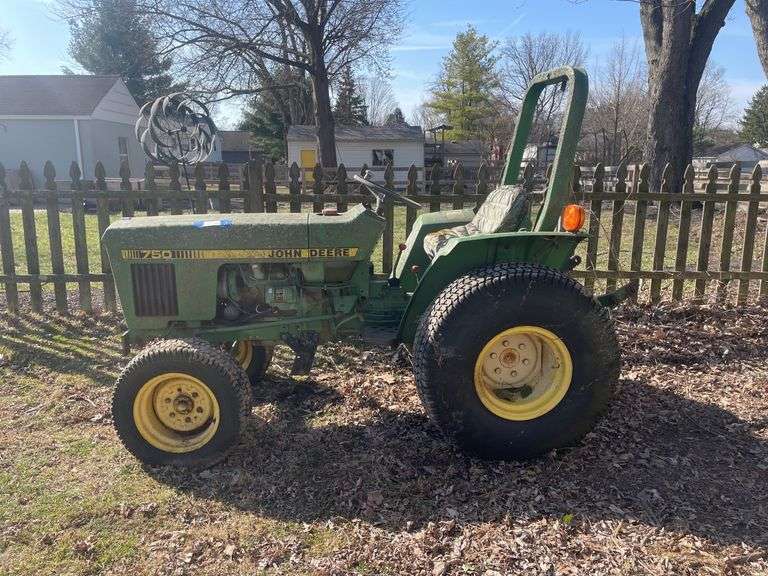 John Deere 750 Tractor - Auction Ohio