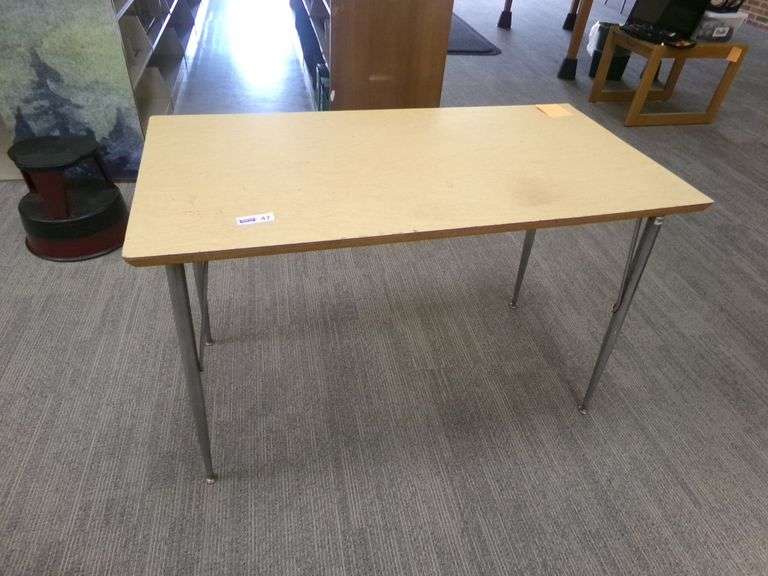 Table - Auction Ohio