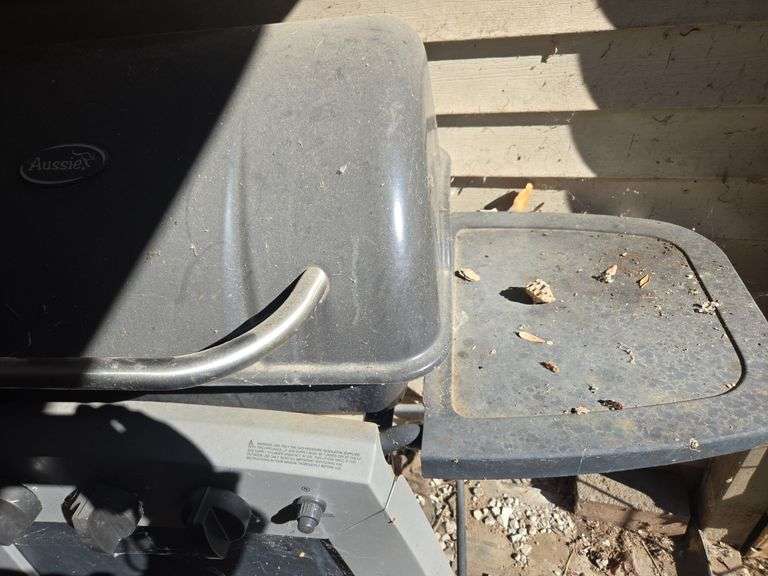 Aussie propane grill - Auction Ohio