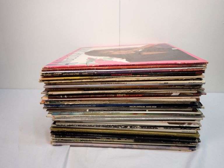 Lot of (50) Vintage 33 RPM vinyl records in good condition - Auction Ohio
