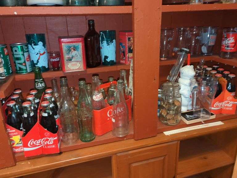 Coca Cola collectible items - Auction Ohio