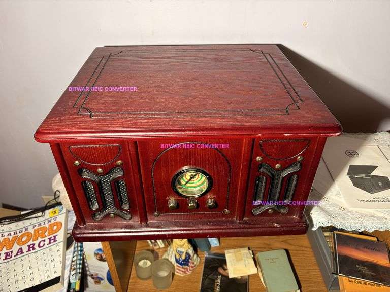 Electro Brand Turntable, Radio, and CD Player - Auction Ohio