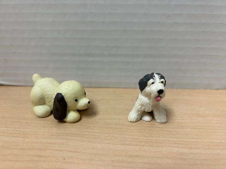 Dog Figurines - Auction Ohio