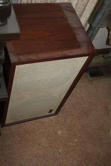 AR-2ax Speakers - Auction Ohio
