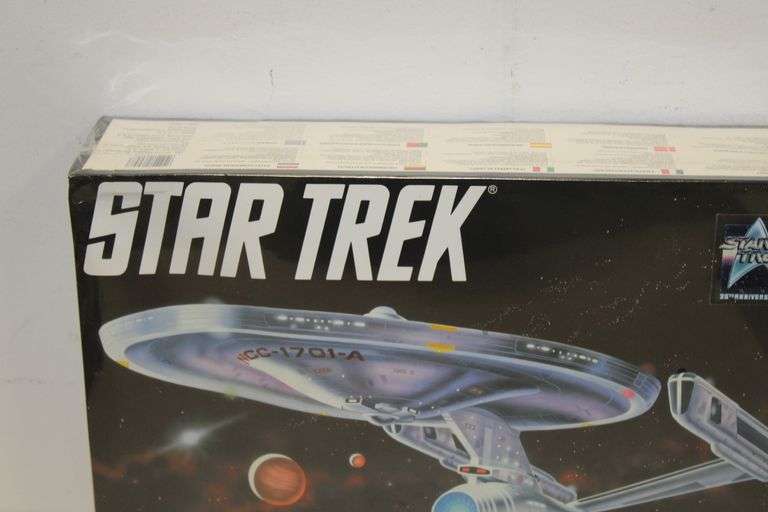 Star Trek U.S.S. Enterprise Model Kit - Auction Ohio