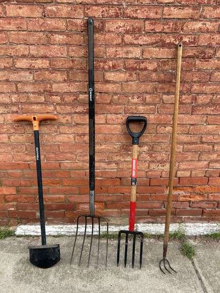 Long Handled Tools - Auction Ohio
