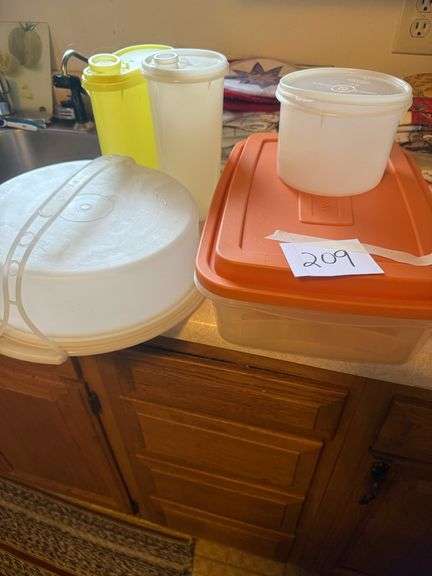 Tupperware Containers - Auction Ohio