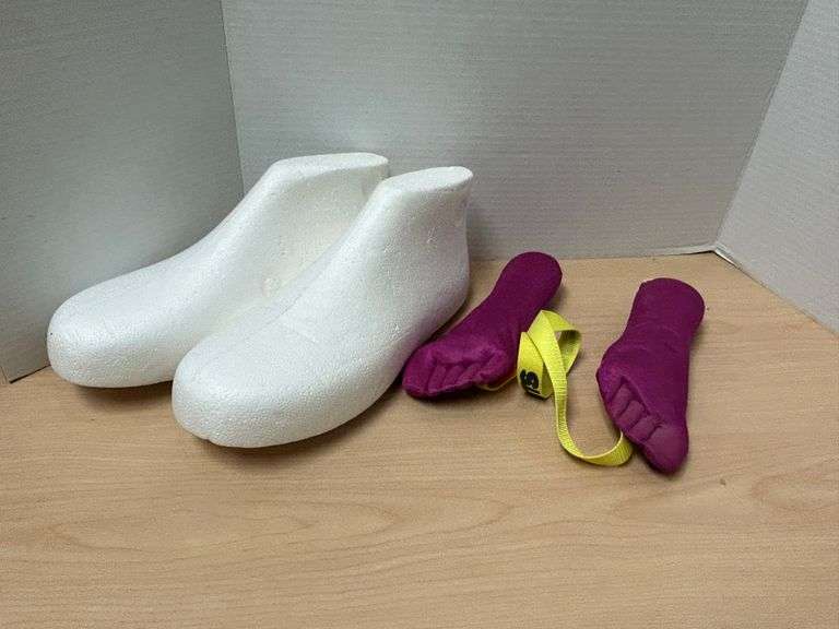 Shoe Forms - Auction Ohio