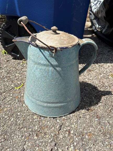 Enamelware Pitcher - Auction Ohio