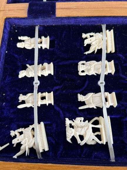 Chess Set - Auction Ohio