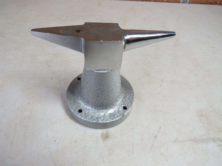 Double Horn Anvil - Auction Ohio