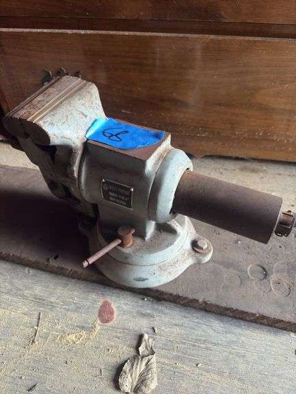 Bench Vise - Auction Ohio