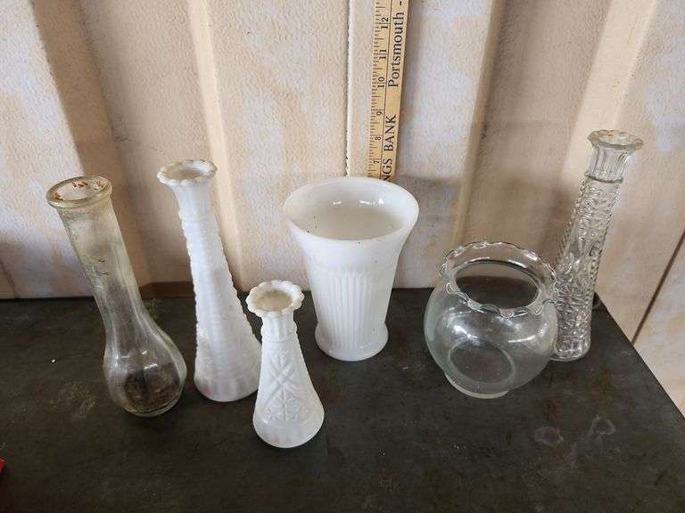 Assorted Vases - Auction Ohio