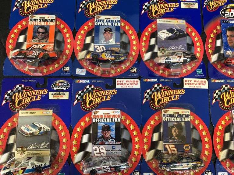 Assorted NASCAR Diecast Cars And Cards - Auction Ohio