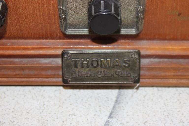 Thomas Collector's Edition Radio - Auction Ohio