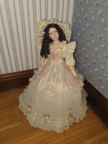 Life size colonial doll - Auction Ohio
