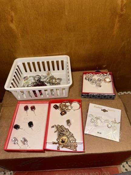 Assorted Jewelry - Auction Ohio