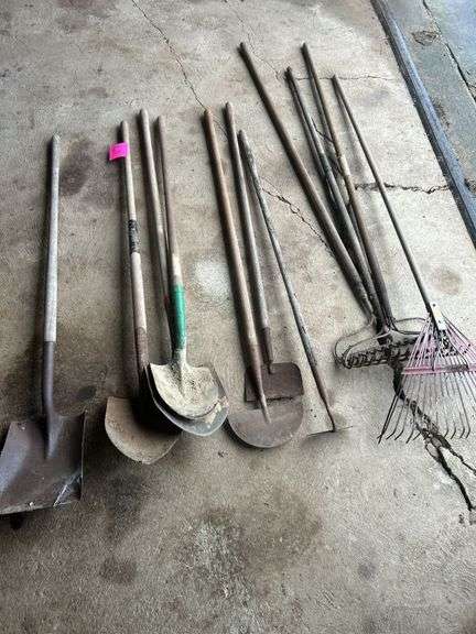 Long Handle Tools - Auction Ohio