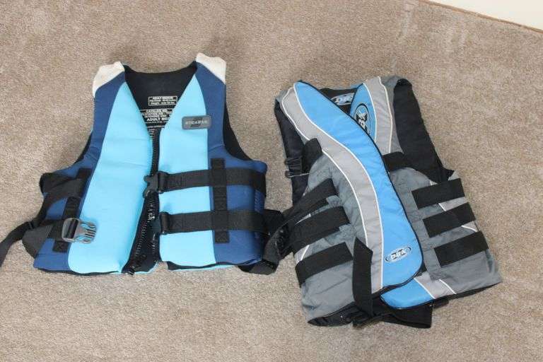 Adult Life Vests - Auction Ohio