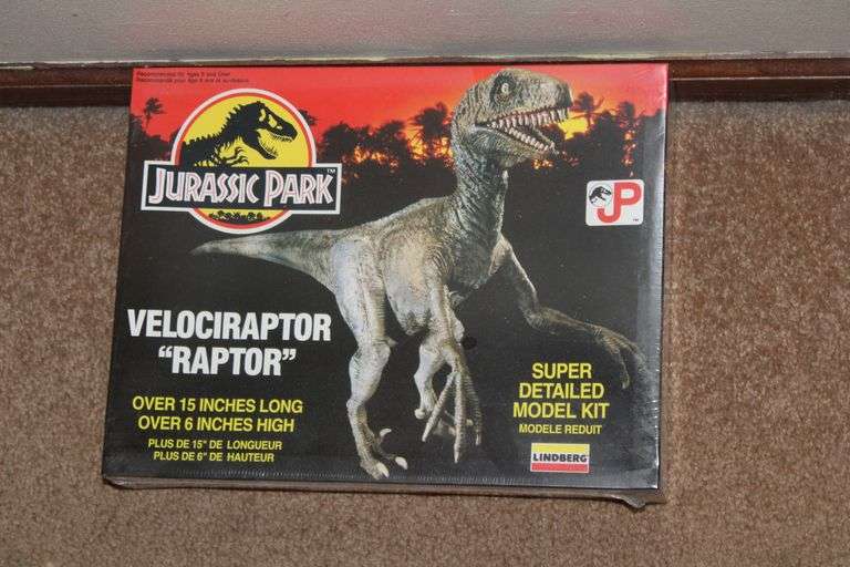 Jurassic Park Velociraptors "Raptor" Model Kit - Auction Ohio