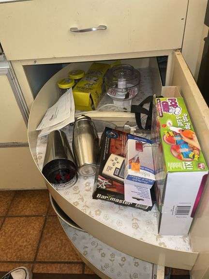 Assorted Kitchenware - Auction Ohio