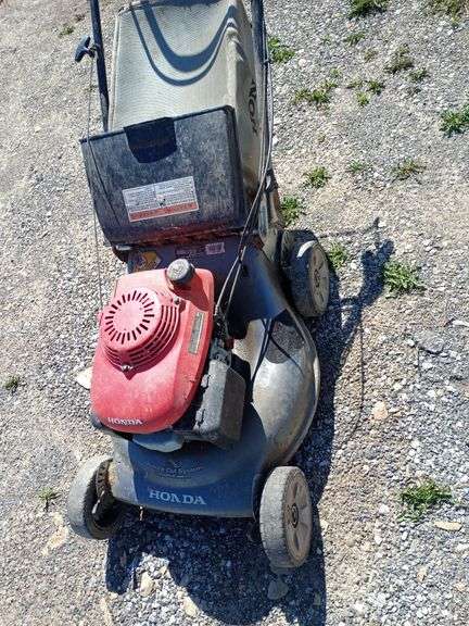 Honda push mower quadra cut system with bagger - Auction Ohio