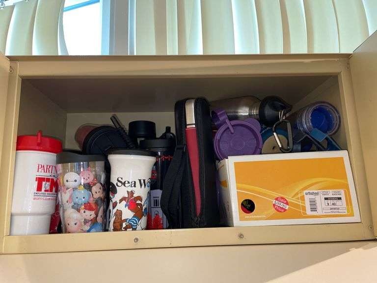 Character Glasses, Pyrex & To-Go Cups - Auction Ohio