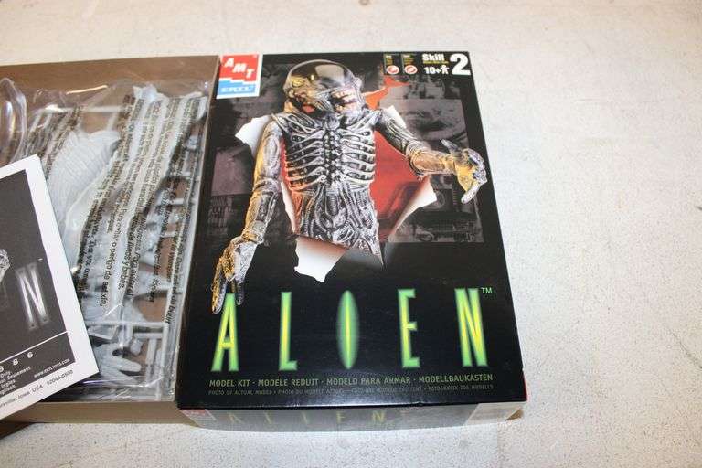 ERTL Alien Model Kit - Auction Ohio