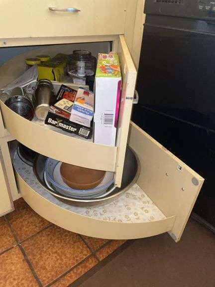 Assorted Kitchenware - Auction Ohio