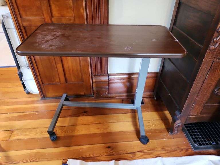 Adjustable Bedside Table - Auction Ohio