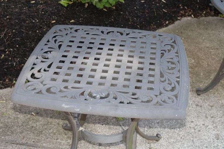Square Patio Table - Auction Ohio