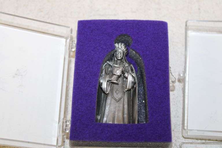 Sandra Garrity Miniatures - Auction Ohio