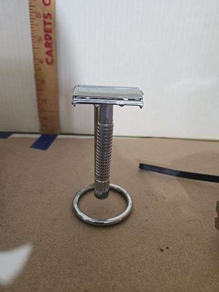 Antique safety razor - Auction Ohio