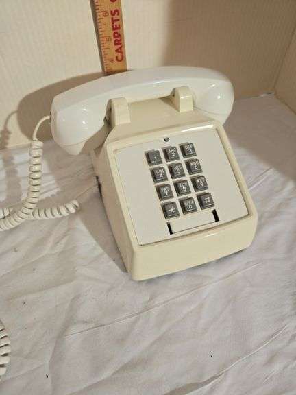 Vintage push button phone - Auction Ohio