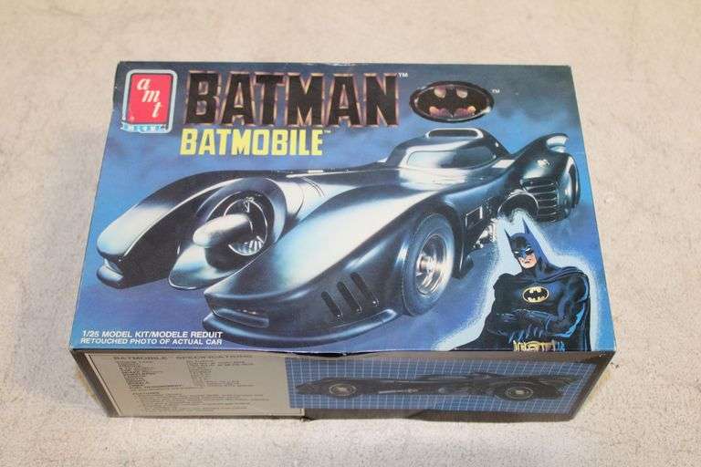 Batman Batmobile Model Kit - Auction Ohio