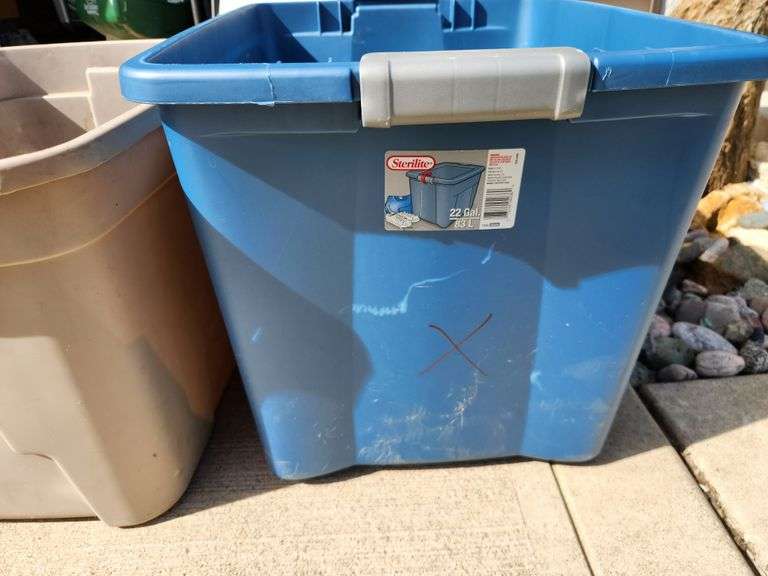 4 storage totes. No lids - Auction Ohio