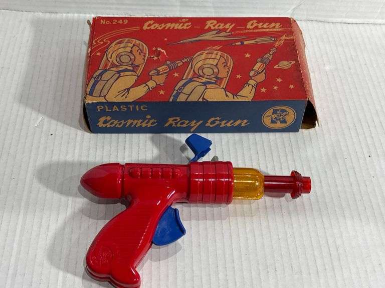 Comic Ray Gun - Auction Ohio