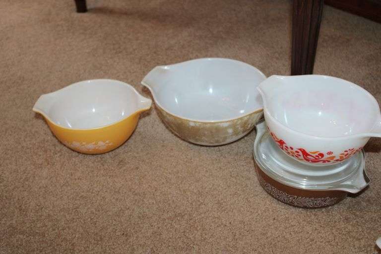 Pyrex Milk Glass Bowls & Casserole - Auction Ohio