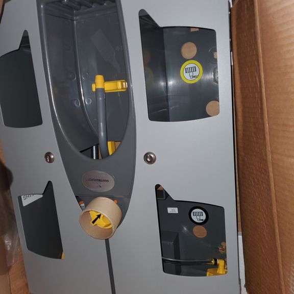 Diversey QuattroSelect Dispensing System - Auction Ohio