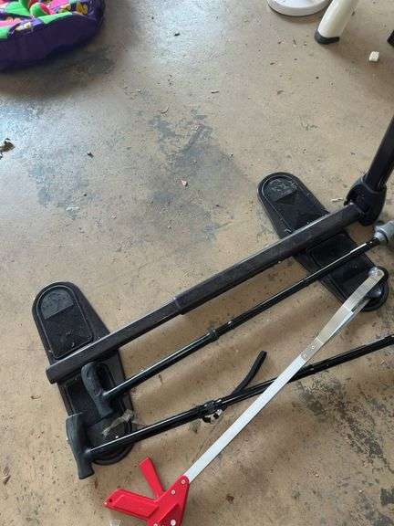 Bedside table-adjustable - Auction Ohio