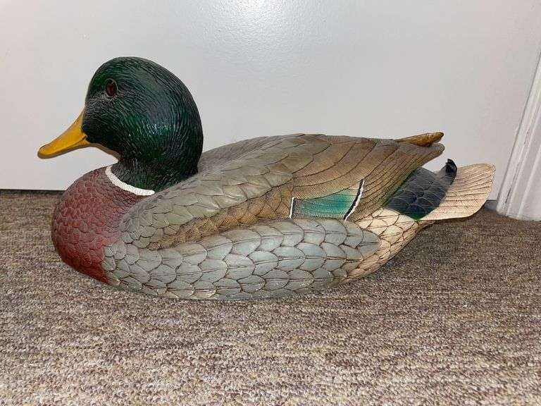 Carved Duck – 14.5" – Universal Stationery Corp. - Auction Ohio