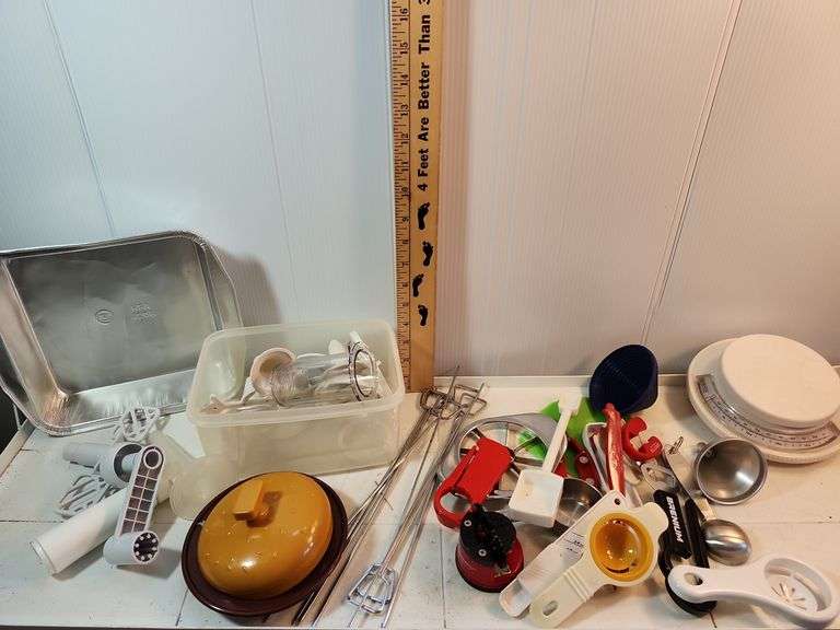 Assorted Kitchen Utensils - Auction Ohio