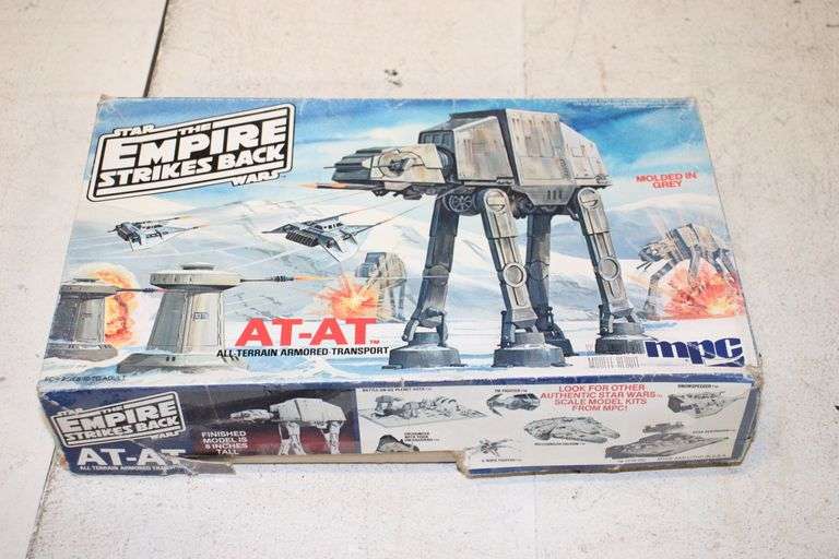 Star Wars AT-AT Model Kit - Auction Ohio