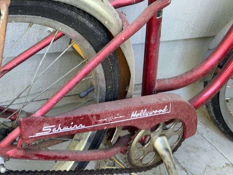 Vintage Schwinn Bicycle - Auction Ohio