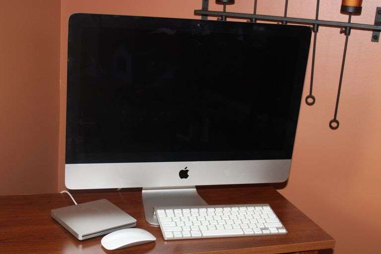 Apple Desktop Computer - Auction Ohio