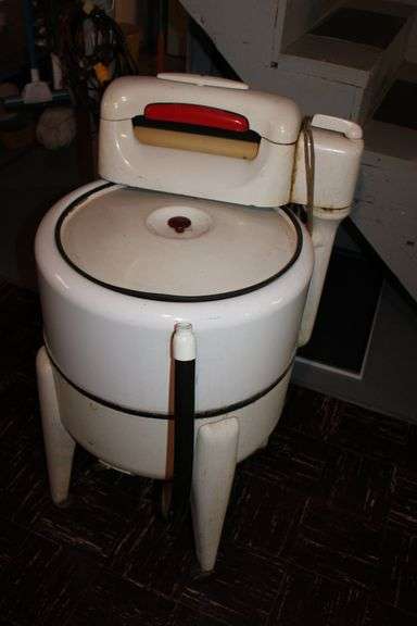 Vintage Washing Machine - Auction Ohio