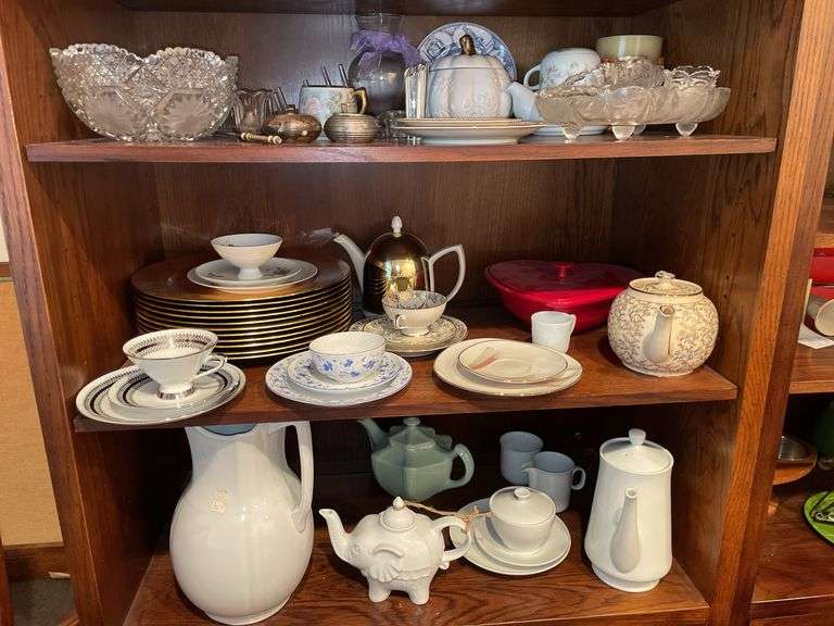 Assorted Tableware & Décor - Auction Ohio
