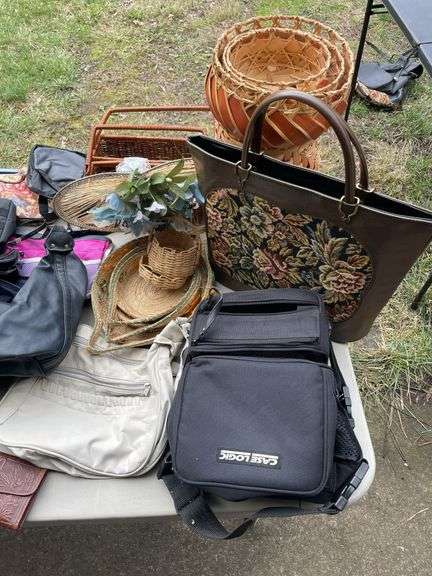 Purses & More - Auction Ohio