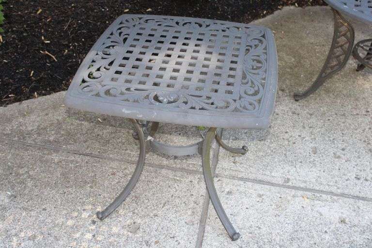 Square Patio Table - Auction Ohio