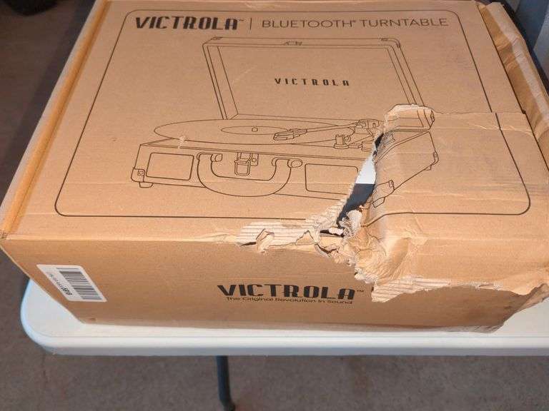 Victoria Bluetooth Turntable - Auction Ohio
